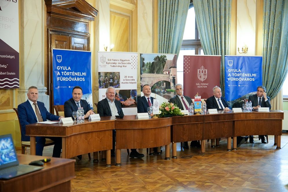 Gyulai Hírlap - Tudományos konferenciát rendeztek a gyulai felsőoktatás ...
